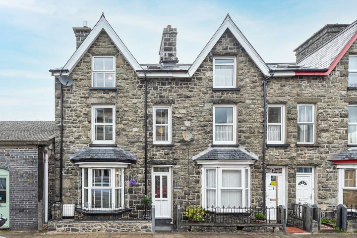Central Victorian Townhouse | Woodburner & Parking - Dolgellau