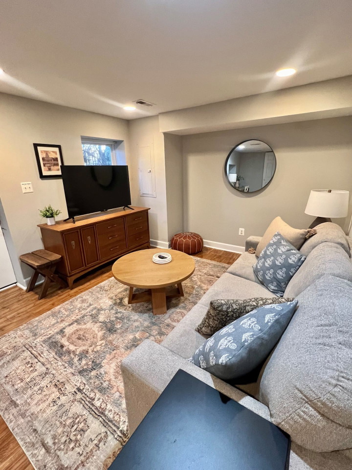 Cozy Condo In Columbia Heights Dc, With Parking! - Arlington, VA