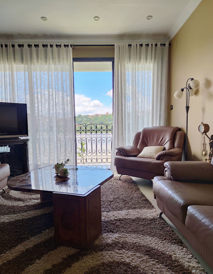 Lakefront Apartment - Madagascar