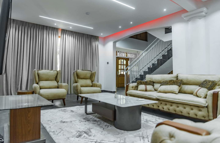 Luxury 5 Bed Villa With Hot Tub In Cantonments - Ghana