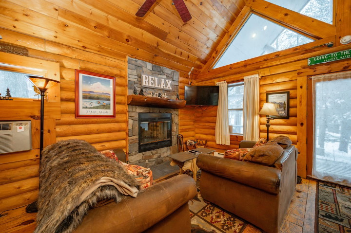 Dog Friendly Deep Creek Hideaway W/ Fireplace - Deep Creek Lake, MD