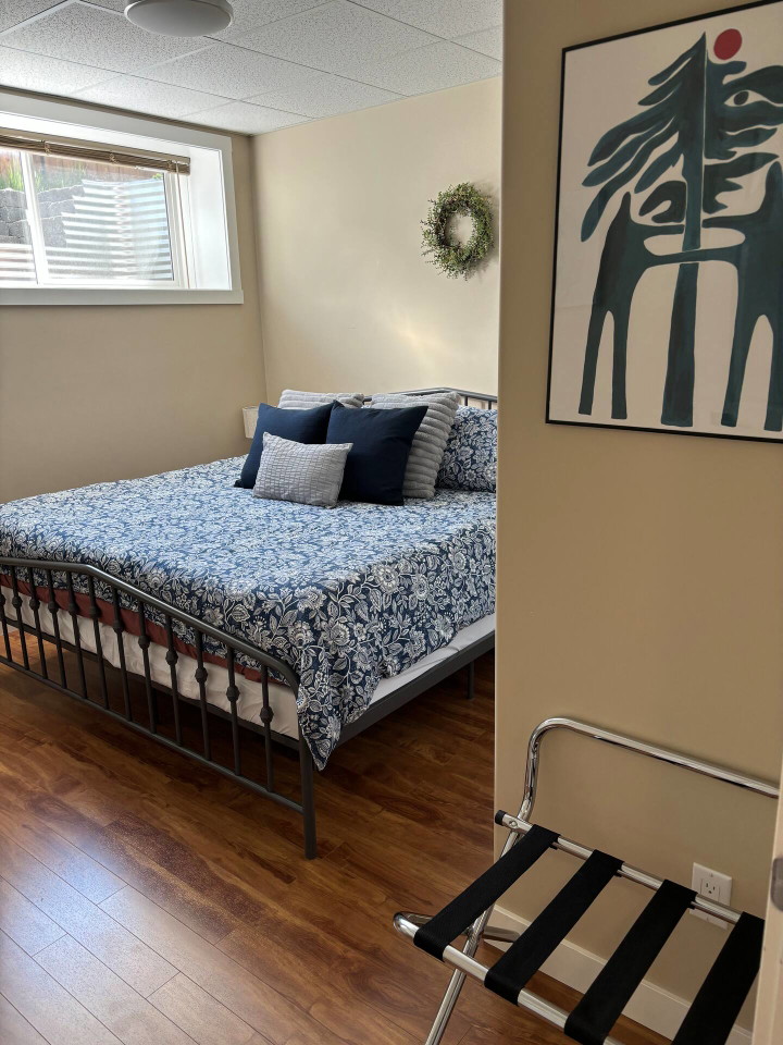 Moon Suite - King Size Bed & Full Kitchen - Jasper