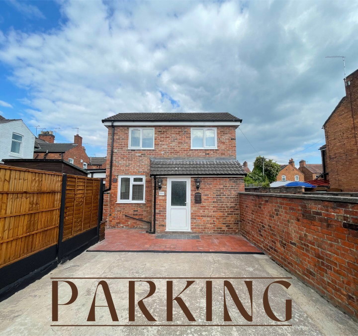 Central 1-bedroom House | Fully Equipped + Parking - Staffordshire