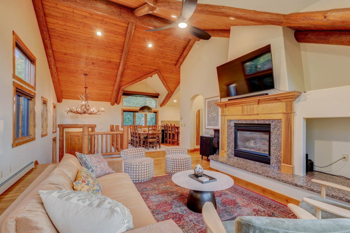 Spacious 4br/4ba Mountain Retreat With Bc Shuttle - Edwards, CO