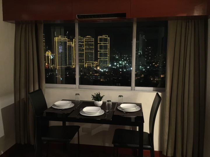 Junior Suite-citycenter Edsa Makati W/wifi + Netflix - Pasig