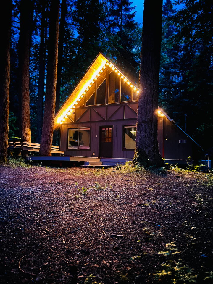 Luxury A-frame W/ New Hot Tub Spa | Misty Mtn Haus - Skykomish, WA