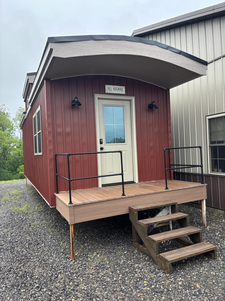 Tiny House Caboose - Middleburg, PA