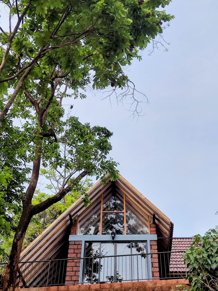 Tiny Hill House With A Seaview - Dapoli