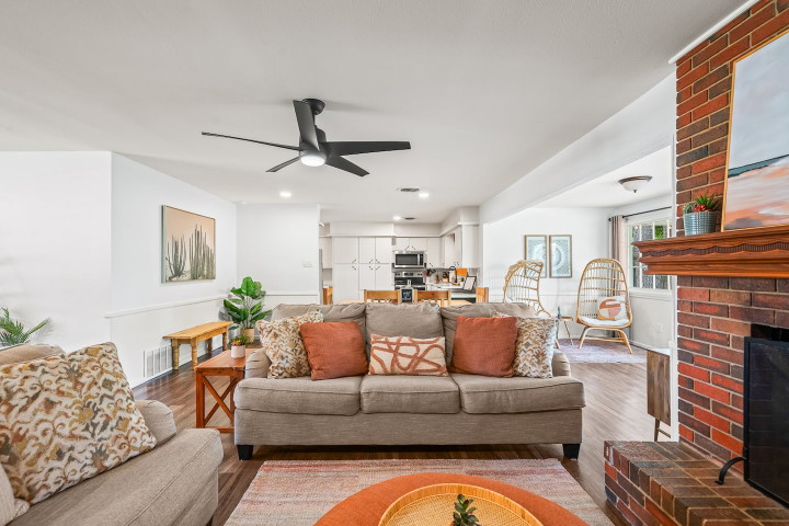 The Gathering Place | Pristine & Spacious Getaway! - Lubbock, TX