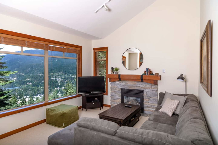 Bluffs At Taluswood 6 | 3 Bed, 2 Bath Luxury Townhouse | Ski-in, Ski-out | Breathtaking Views | Hot Tub | Parking Incl - Whistler