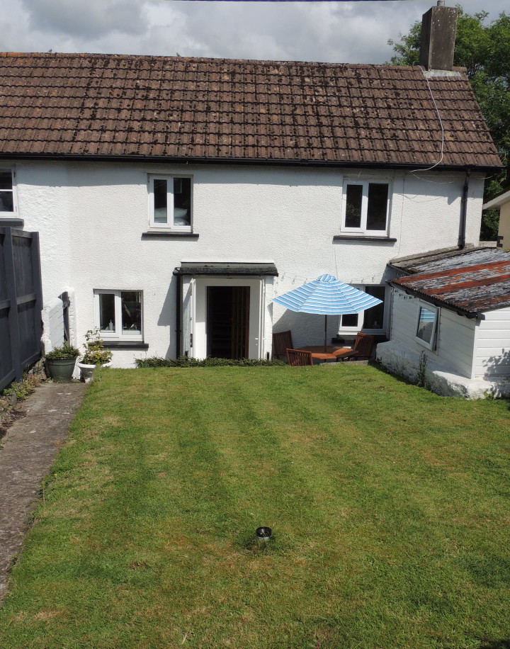 200 Year Old Riverside Cottage + Garden - Angleterre