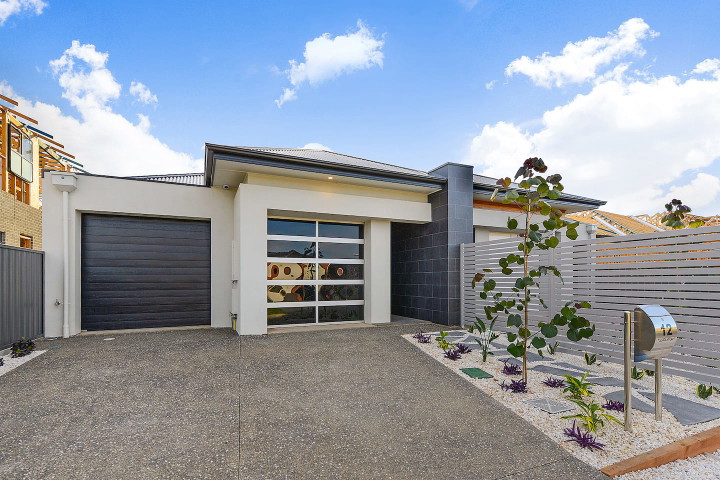Coastal Beauty - Modern Home Close To City & Sea - Port Adelaide