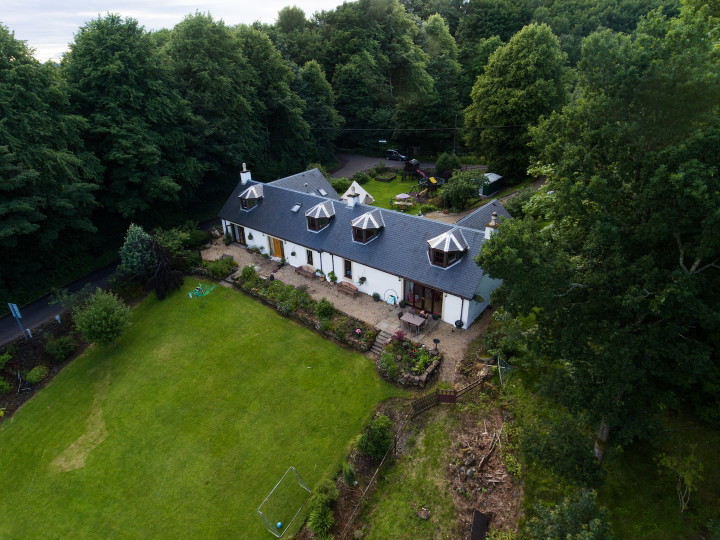 Spacious Riverside Cottage Perfect For Families, Groups,pets. ** New Hot Tub** - Aberfoyle