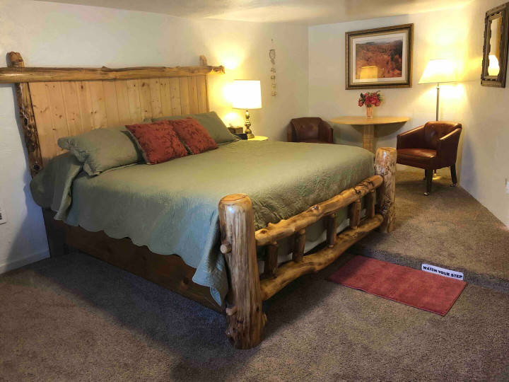 Unit 5 - Woodsy Lodge Near City. - Cedar City, UT