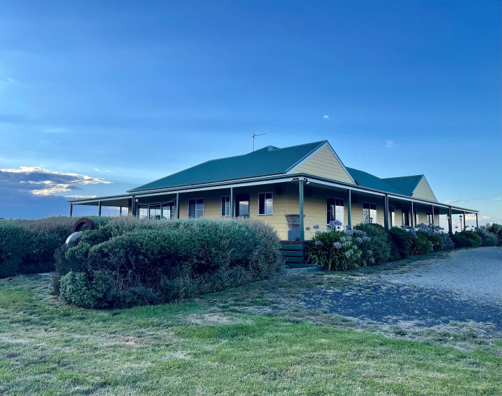 Nirvana House Farm Stay In Woolamai With Incredible 360 Degree Views - Melbourne