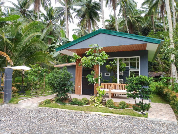 Nature's Spring Villa With Solar Panel & Generator - Puerto Galera
