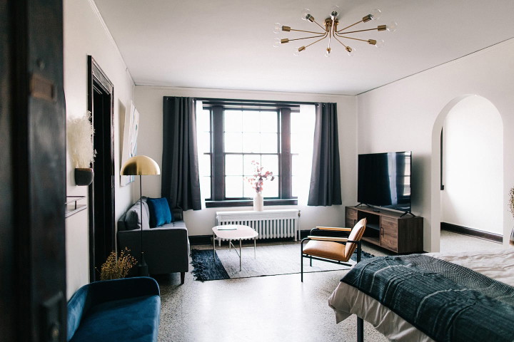 The Wilson H | Spacious Studio - Wisconsin