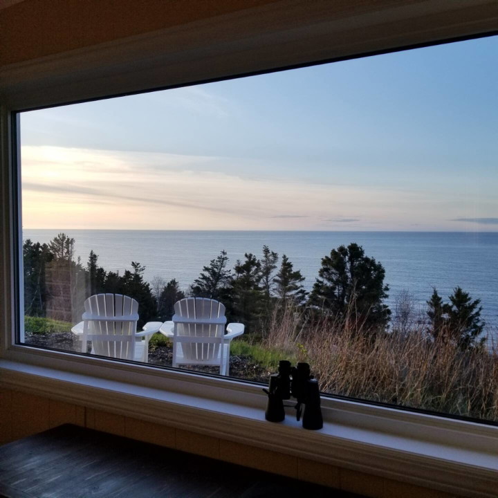 The Red House Overlooking The Sea!! Citq: 304419 - Cap-Chat