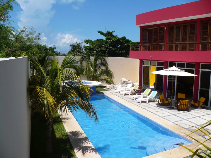 Stunning 3 Bedroom House, 36 Foot Pool, Hot Tub - Isla Mujeres
