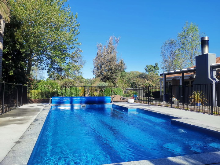 Westridge Stay
2 Bed Guesthouse Pool & Spa Access - 