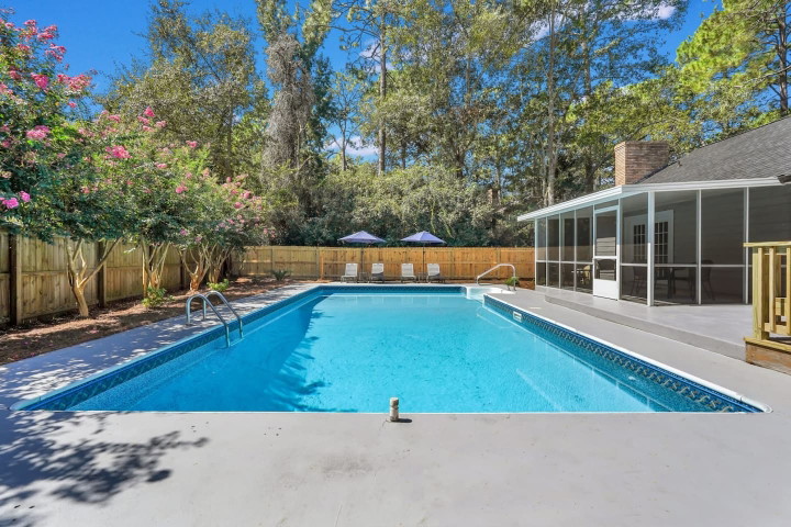 Southern Splash Retreat Poolside Paradise By Gsu - Statesboro, GA
