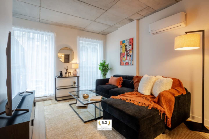 Cozy Hideaway In Old Montreal | Free Parking Spot - Montreal