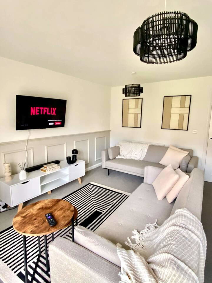Spacious 3-br House With Free Parking | Sleeps 8 - Newcastle upon Tyne