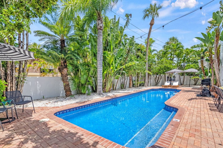 Five Palms | Lido Key Escape With Private Pool - Sarasota, FL