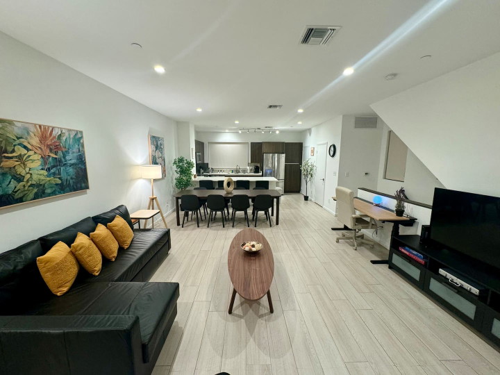 Your Home Away From Home In The Village - Fort Lauderdale