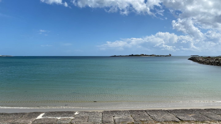 Beautiful Beachfront Apartment - Saint-Vaast-la-Hougue