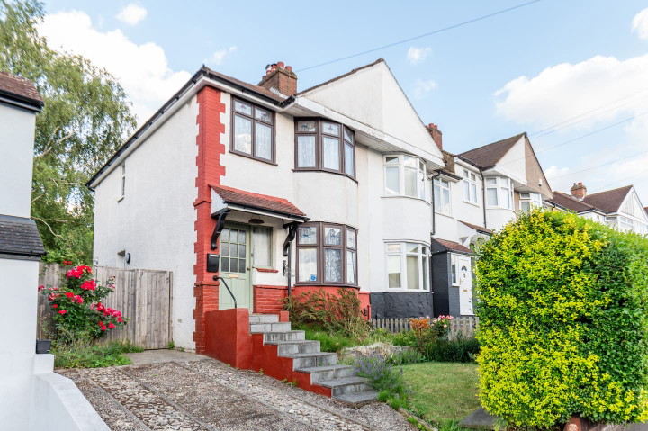 The Perch, Bexley | 3-bed Home + Garden & Parking - Bromley