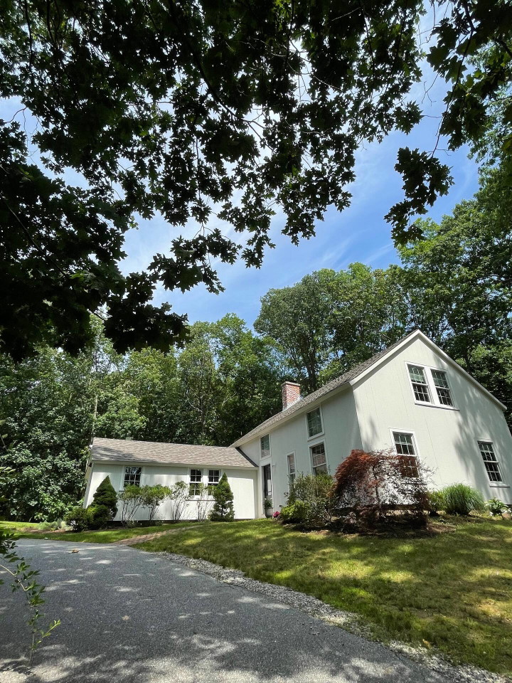 Charming 3 Bedroom Home Minutes From Beach - Madison, CT