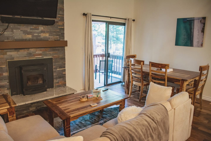 Family Friendly - Sleeps 6 - King Bed - Carson City, NV