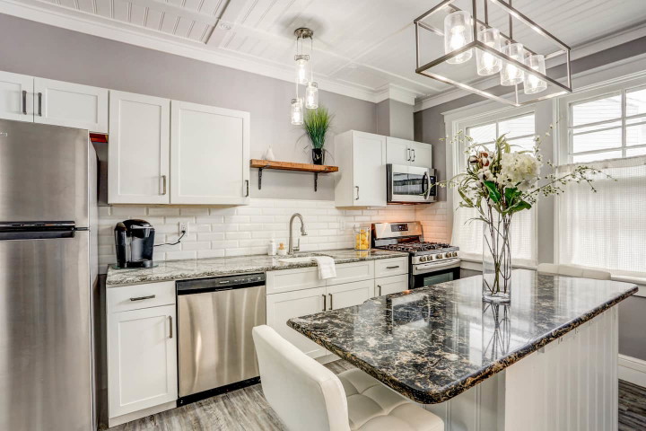 Luxury City Townhouse - Lancaster, PA