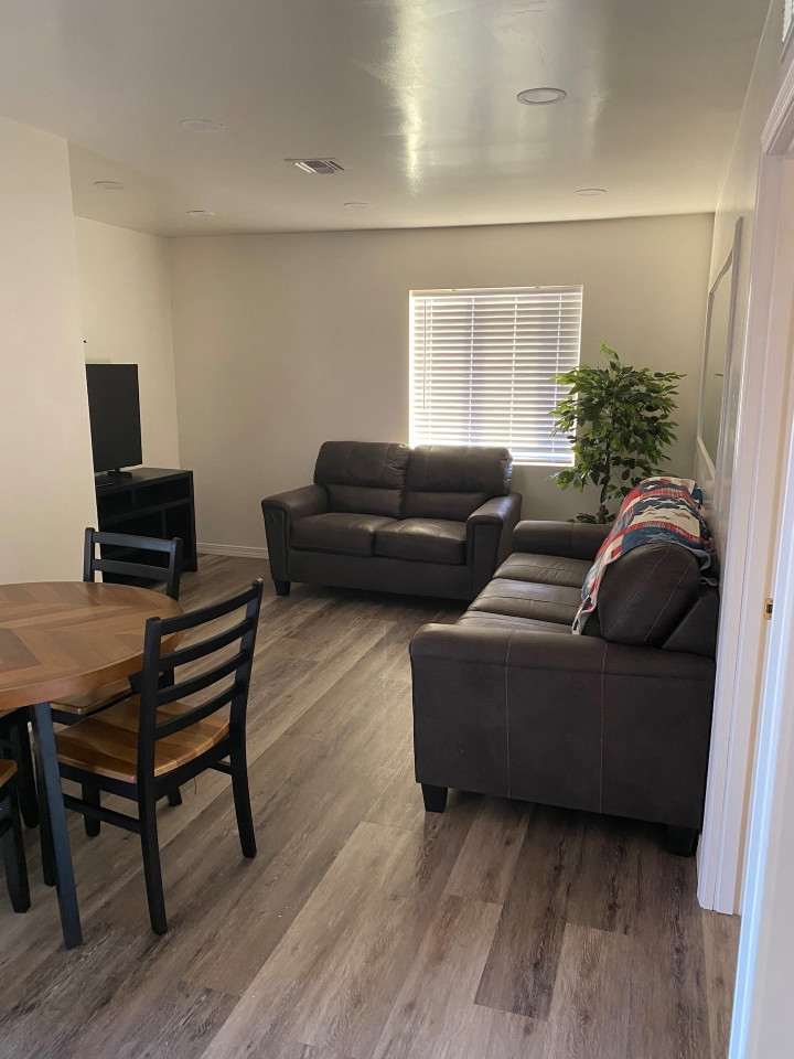 Beautiful Two Bedroom Farm Cottage - Safford, AZ
