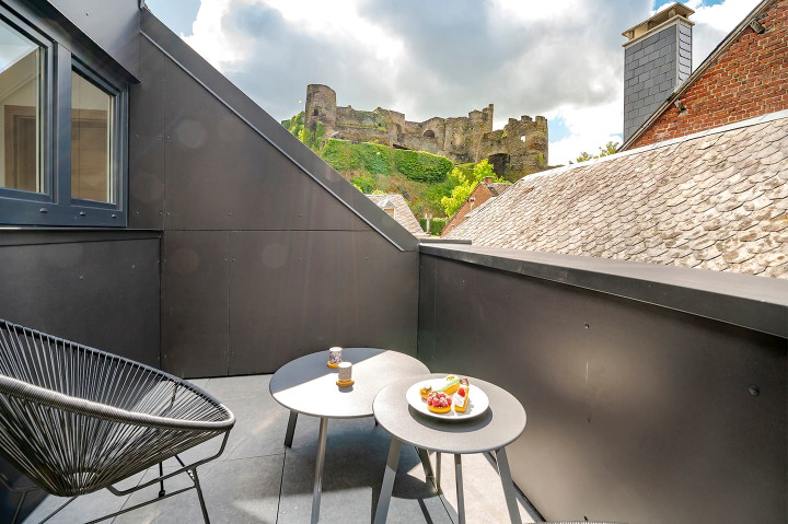 Castle View: Appartement Romantique Avec Rooftop - La Roche-en-Ardenne