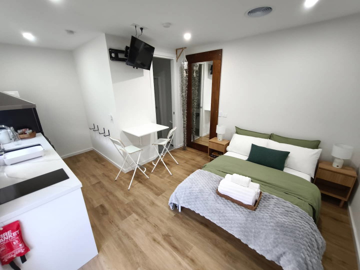 Entire Private Studio, Parking & Separate Entrance - Caroline Springs