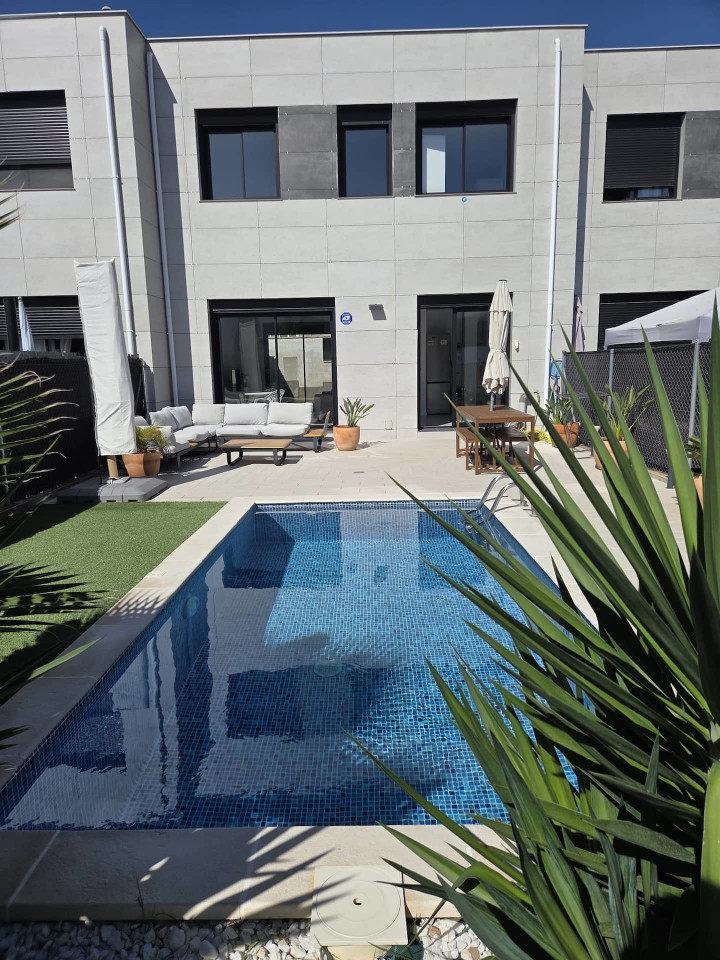 Casa Luminosa Y Tranquila Con Piscina Privada - Cunit