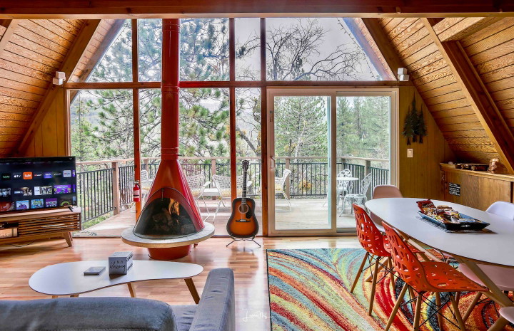 A-frame Of Arrowbear; Stunning Cabin With View &Ac - Running Springs, CA