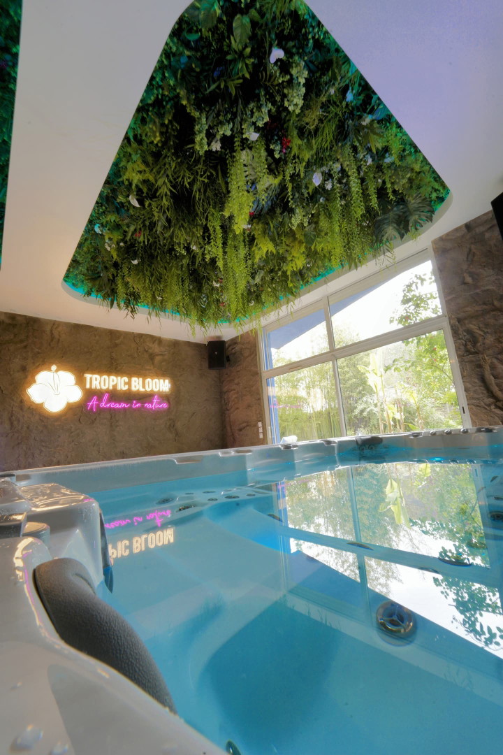 Tropicbloom 
Spa & Cinema - Paris