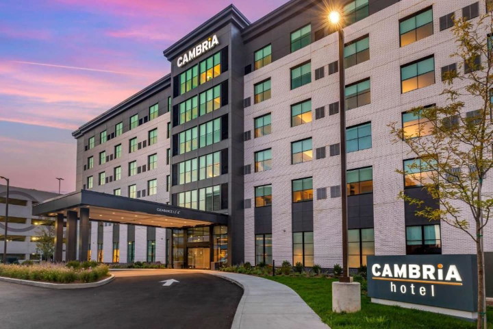 Walk To Yale University + Onsite Dining & Fitness - New Haven, CT