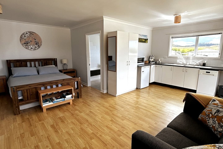 Country Coastal Escape - Waipu