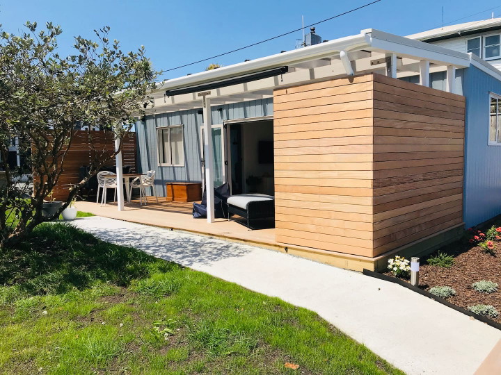 Olde Beach Bach *Free Wifi & Netflix* Comfy & Cozy - Waikanae