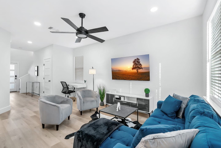 Comfy Blue ~ King & Queen Beds W/fast Wi-fi - Austin, TX