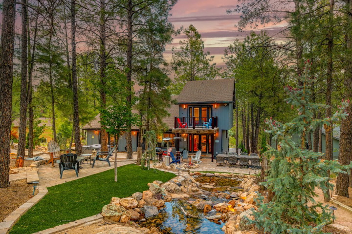 Big R Lodge | Hot Tub & Arcades | Near Downtown - Flagstaff, AZ