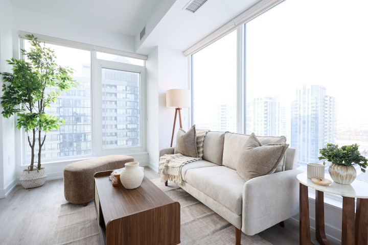 The Calm House | 5 Mins Walk To Square One Mall - Mississauga