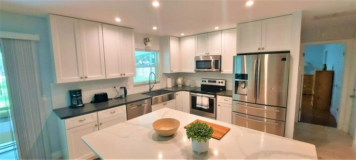 Lovely 3-bedroom Home With Free Parking. - Venice, FL