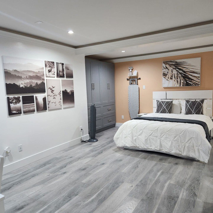 Studio Suite With Separate Entrance - Surrey
