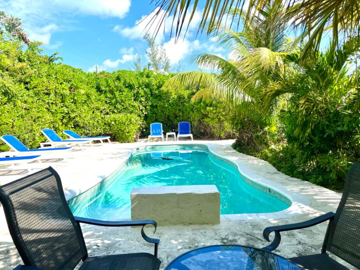 Beach Studio At Grace Bay! - For 1, Ac, Wifi, Pool - Turks and Caicos Islands