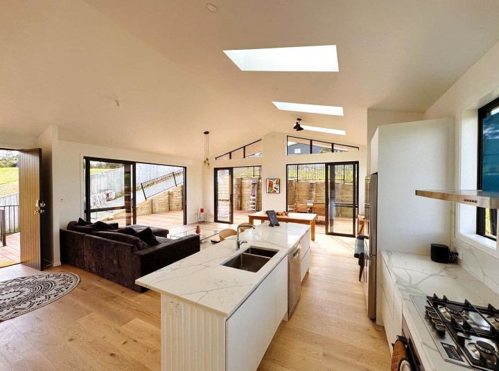 Beach 10-min Walk, Ev Charger, Pets, Sleeps 8 - Waipu